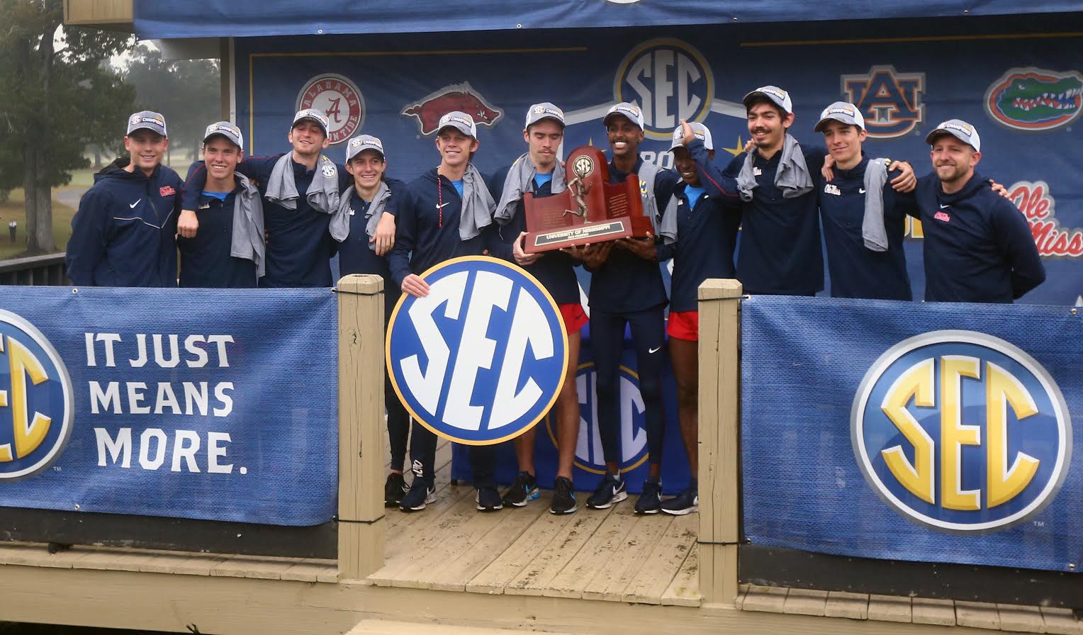 Ole Miss Cross Country wins South Regional, now head to NCAA Championships