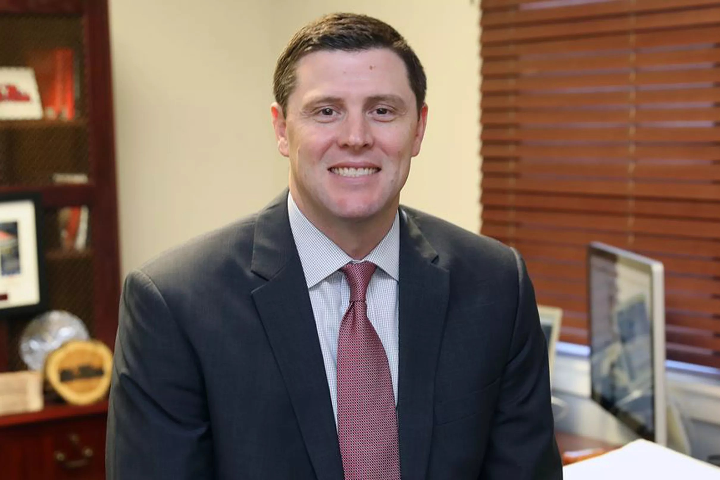 Keith Carter named interim athletic director at Ole Miss