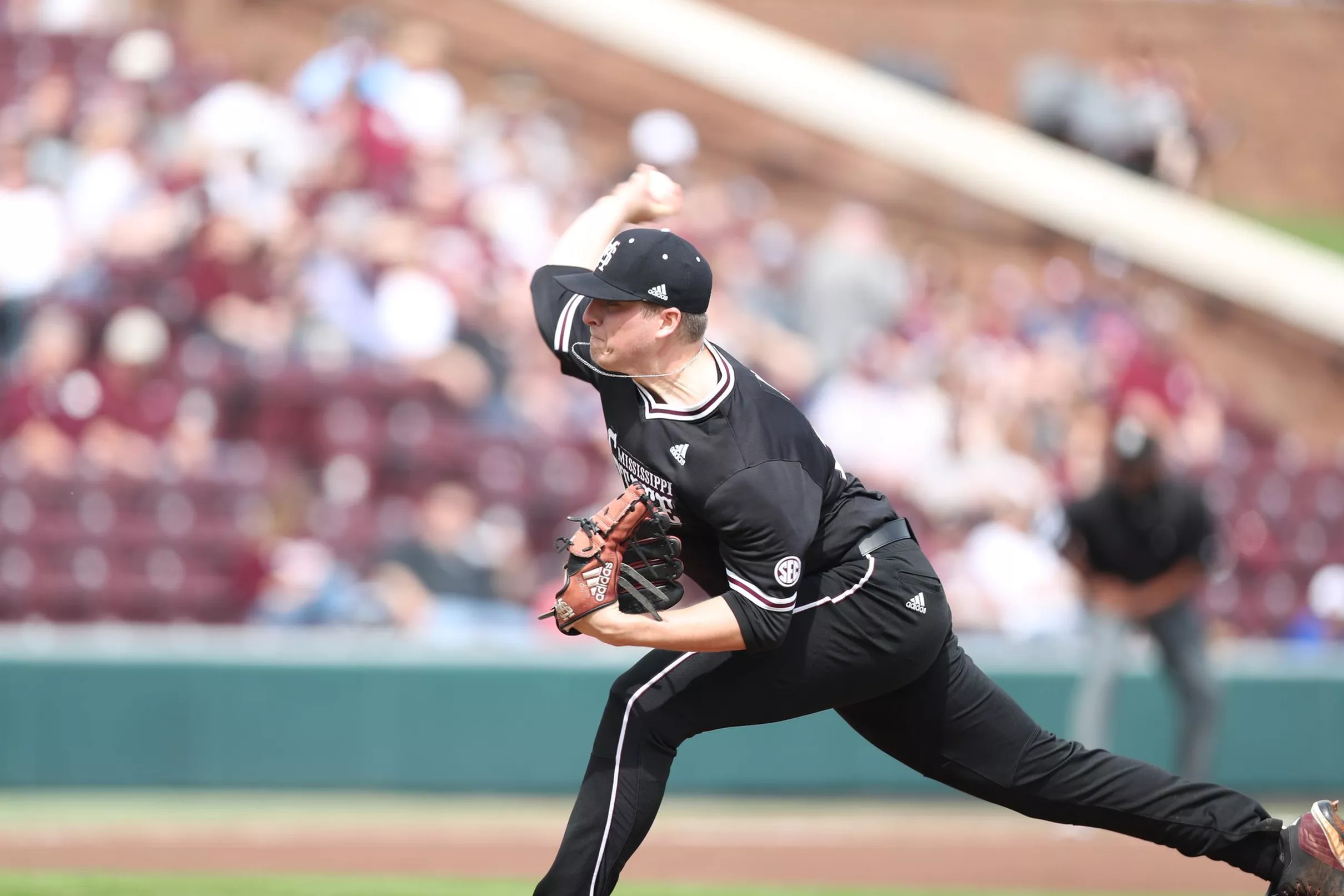 Diamond Dawgs Extend Winning Streak to 11 Games with 9-8 Win Over Maine