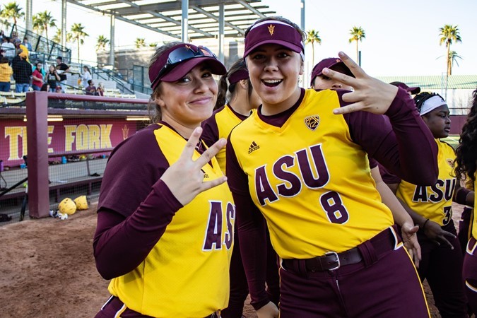 Softball Offense Explodes, Four Freshmen Hit Homers in 16-2 Victory