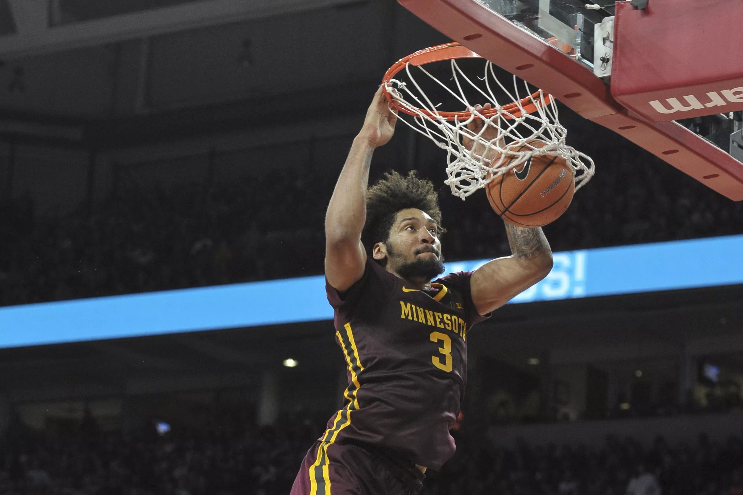 Minnesota Defeats Drake 68-67