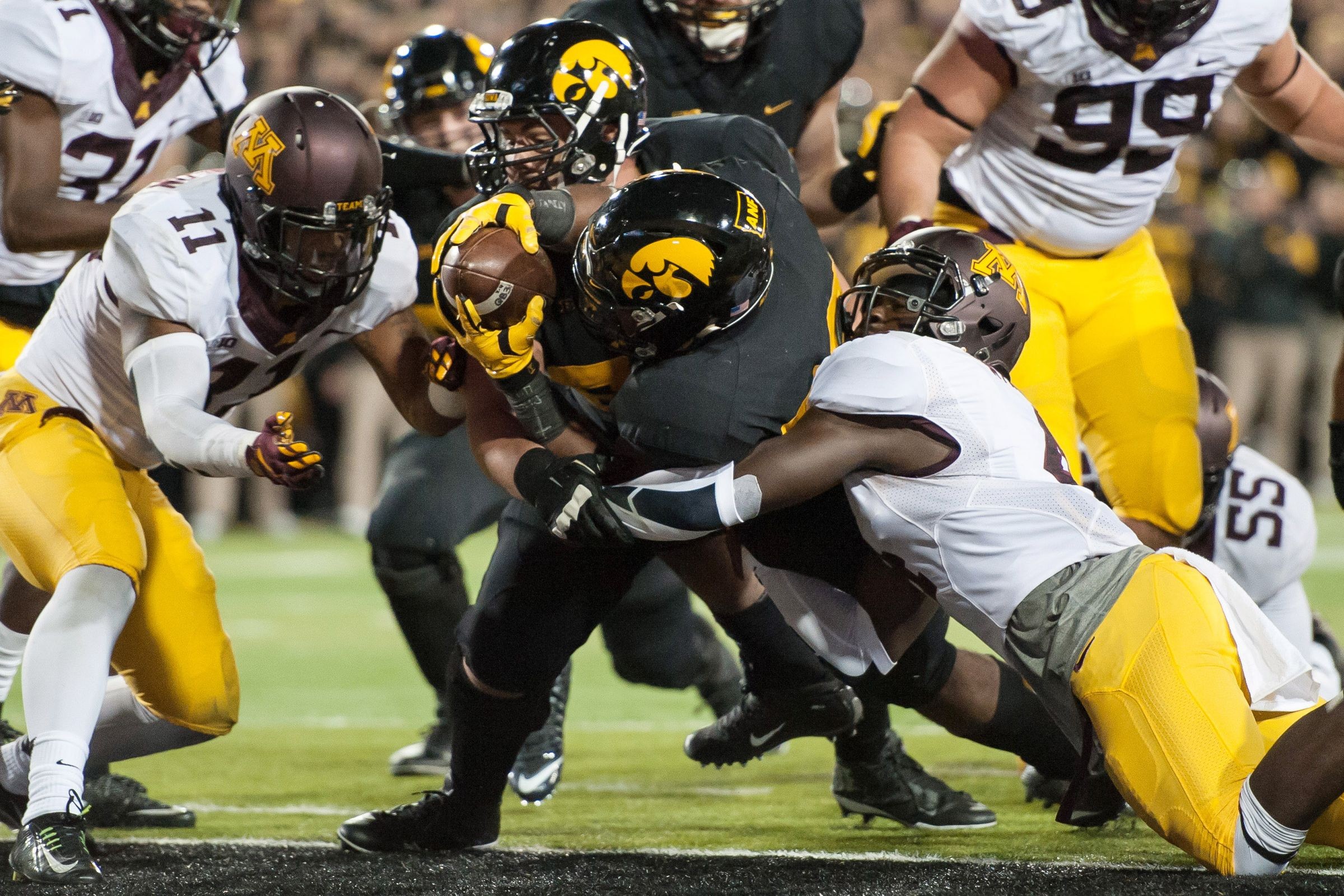 Minnesota Football: Gopher Defense Struggles in 35-40 Loss to Iowa
