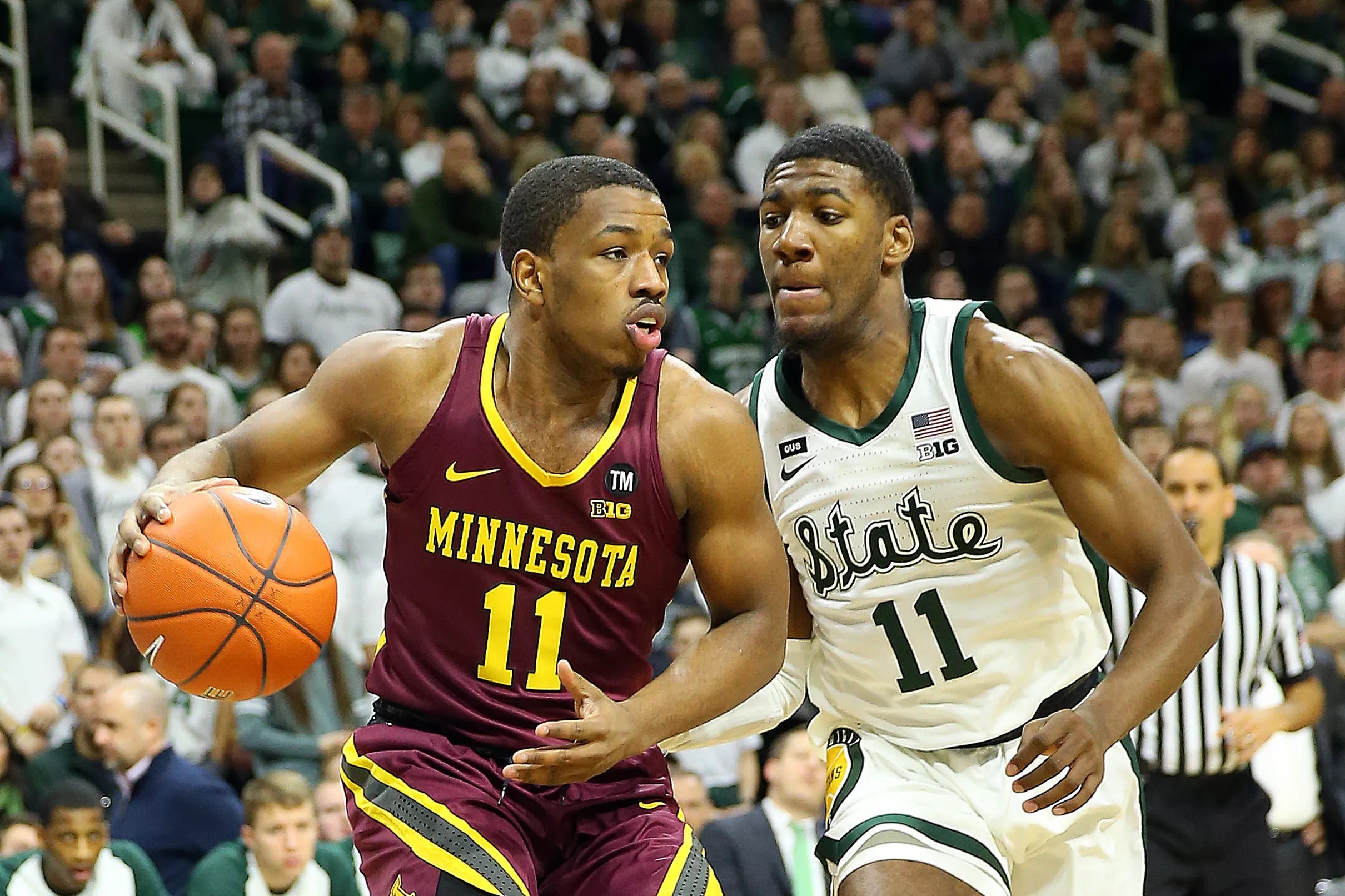 Gopher Hoops with weekday recruiting visitor