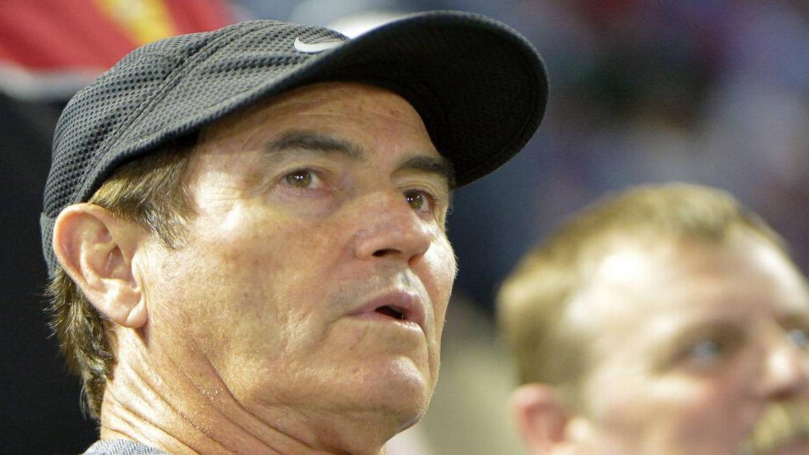 Art Briles’ court motion adds more clouds to Baylor situation