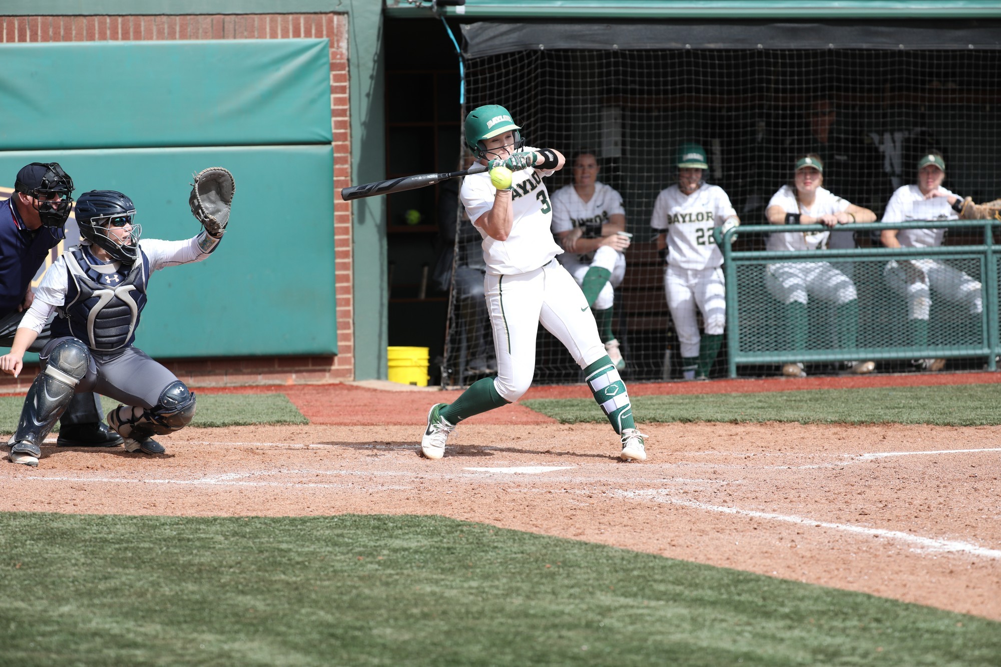 Baylor softball opens the season 2-0