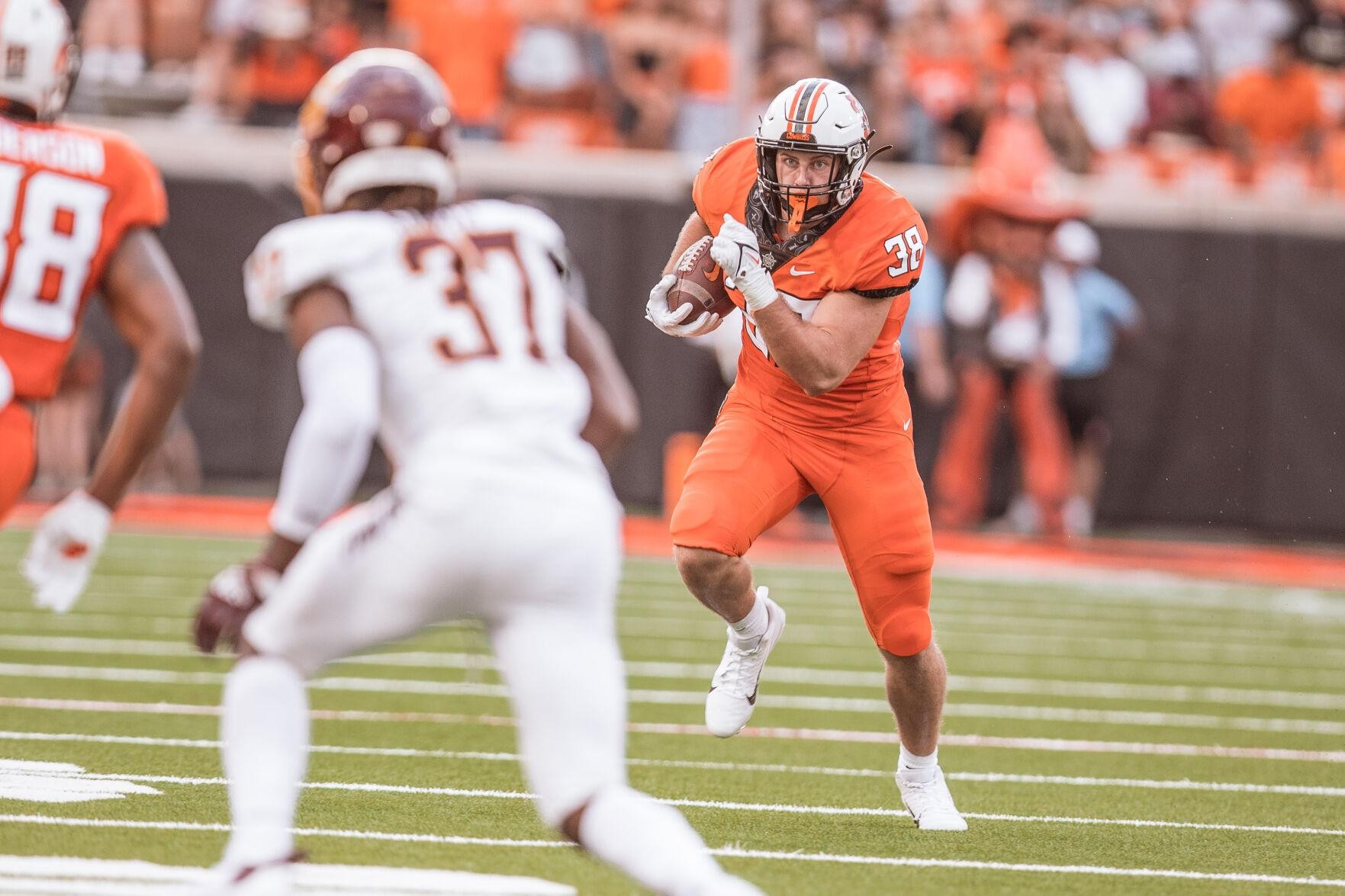 Headset check: Cowboy fullback Jake Schultz's long reception