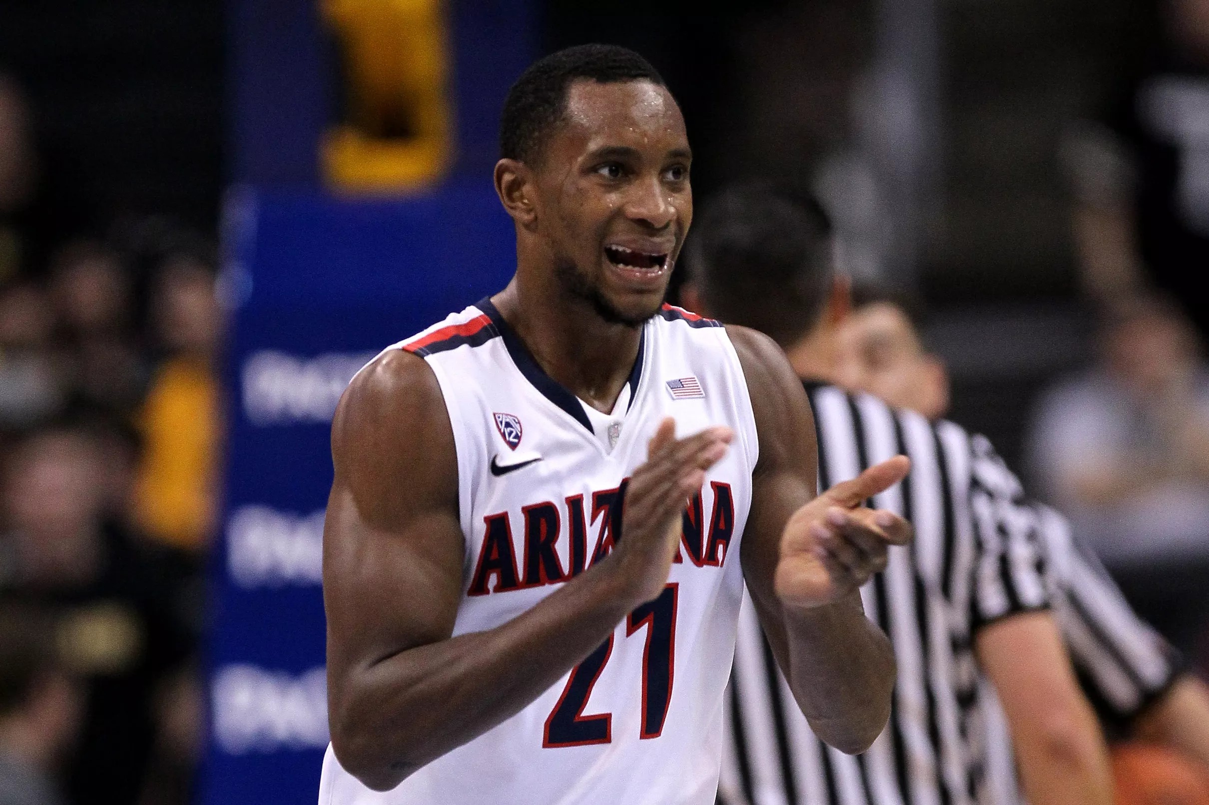 Kyle Fogg scores 38, Overseas Elite advances to The Basketball ...