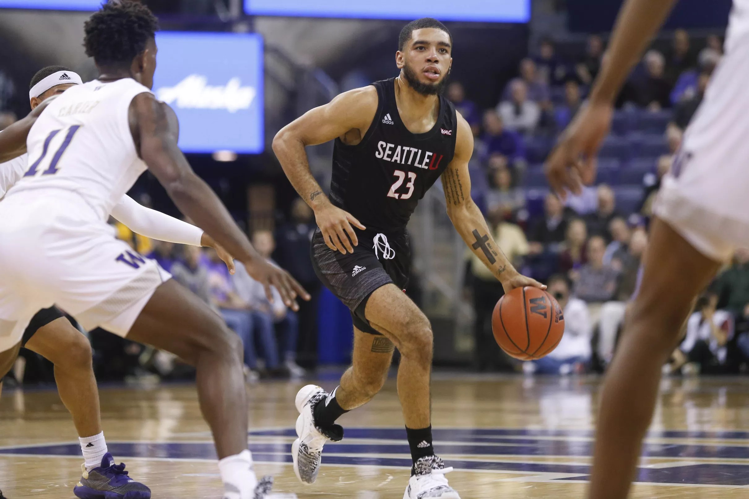 Terrell Brown wins Arizona basketball’s latest gold jersey