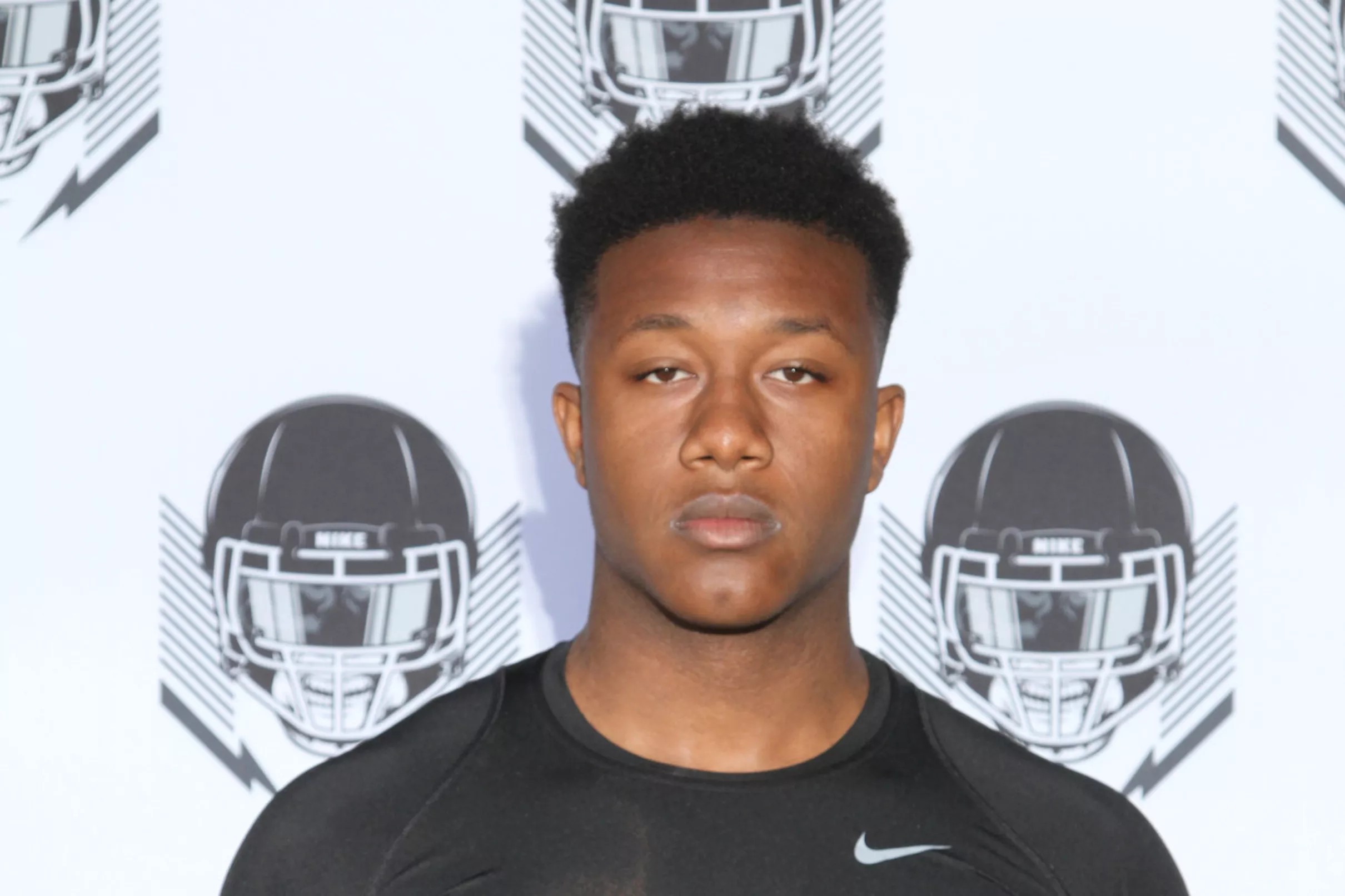 Arizona football recruiting: 3-star defensive end Timothy Mosley ...