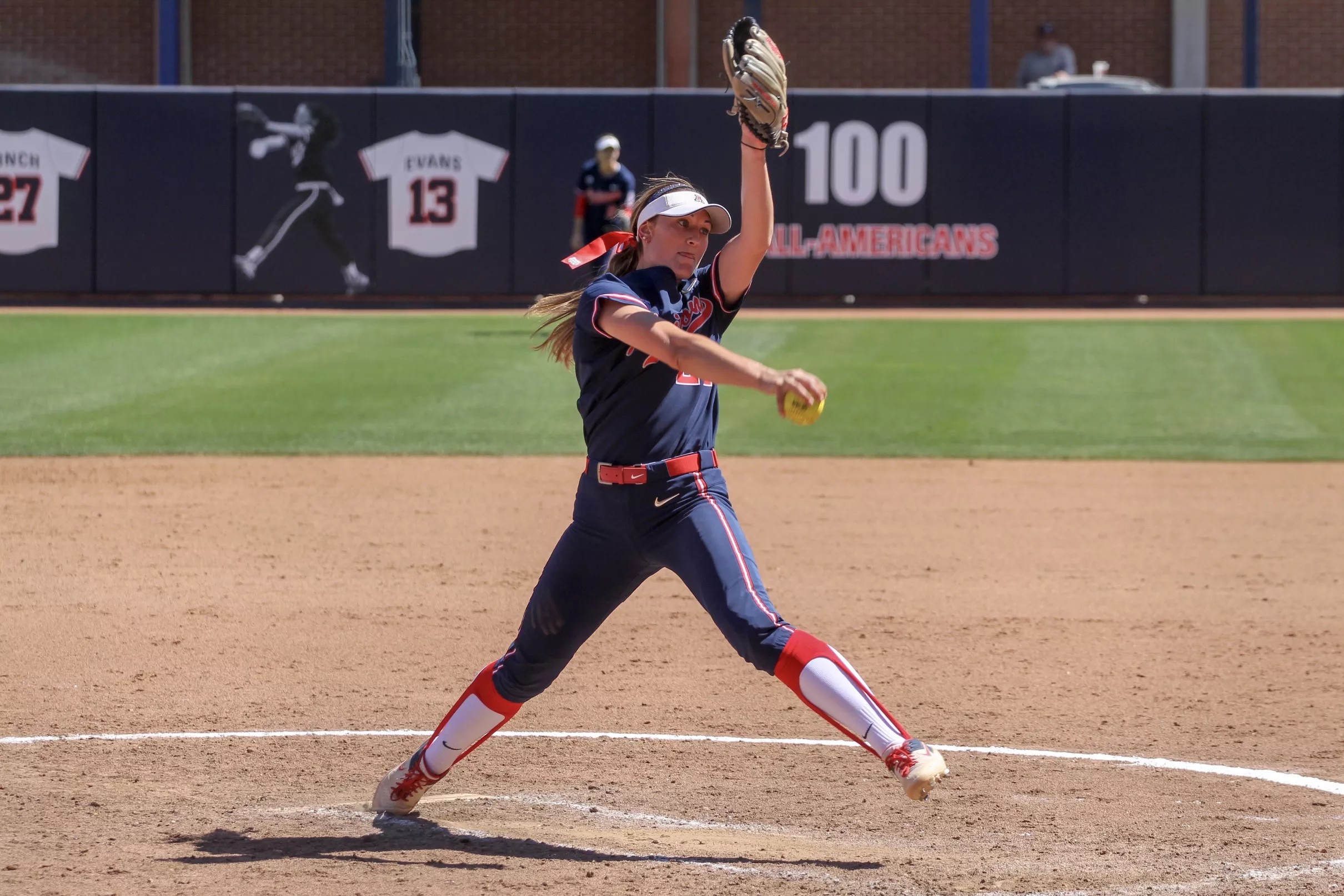 Gina Snyder, Hanah Bowen lead Arizona softball past UCLA in regular ...