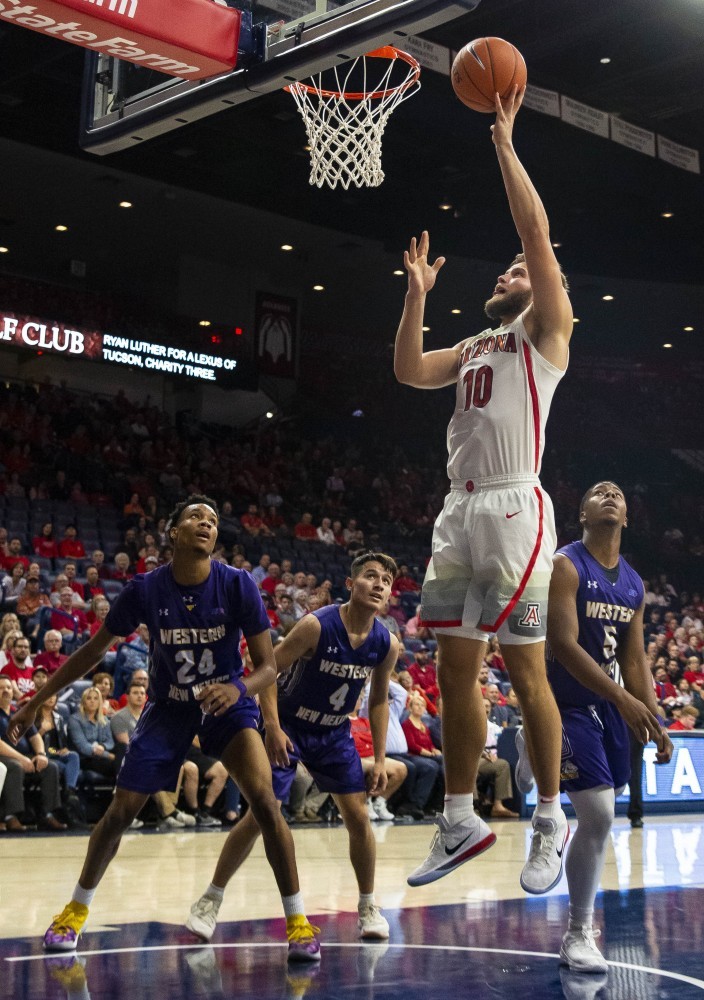 Group effort leads Arizona basketball to a 21-point win