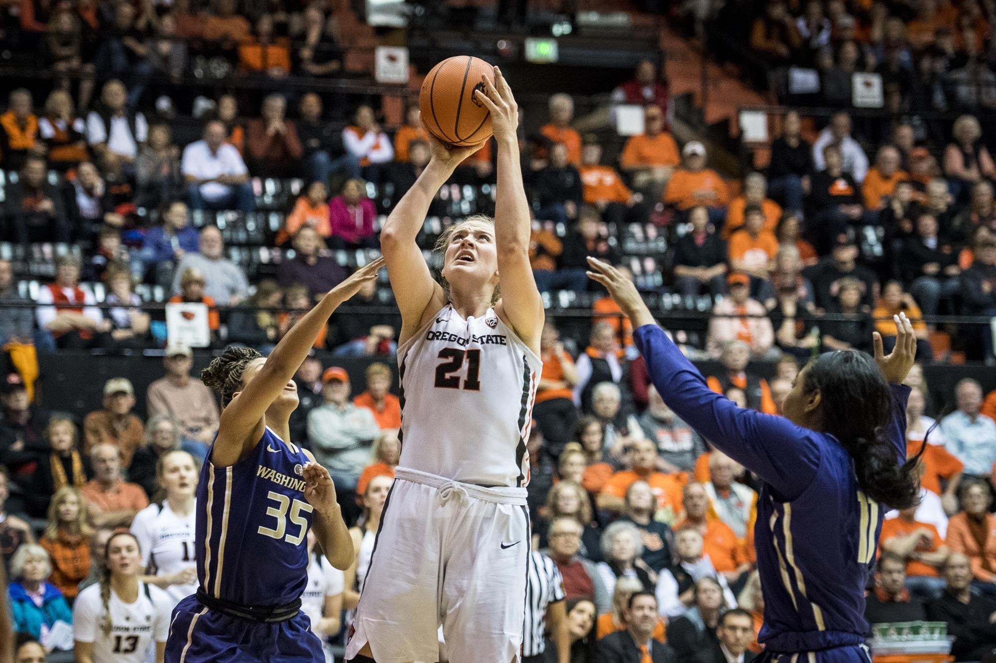Gulich Scores 16, Beavers Fall at USC