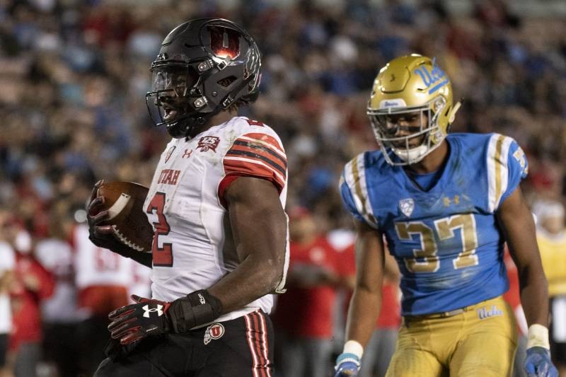 Utah RB Zack Moss Suffered Knee Injury Getting into Bed