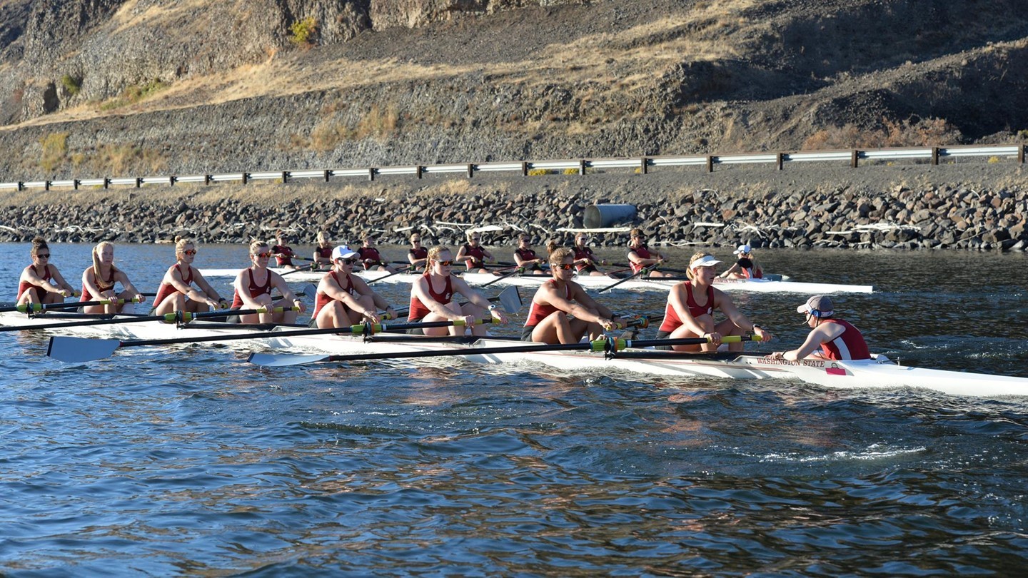 Cougar Rowing to Close Fall Season at Head of the Lake