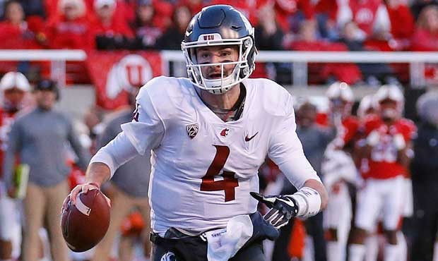 WSU QB Luke Falk remains humble after winning Burlsworth Award as top ...