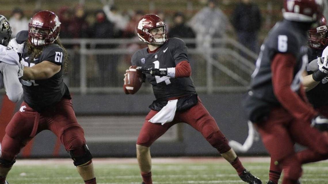 Washington State quarterback sets Pac-12 passing record, closing in on ...