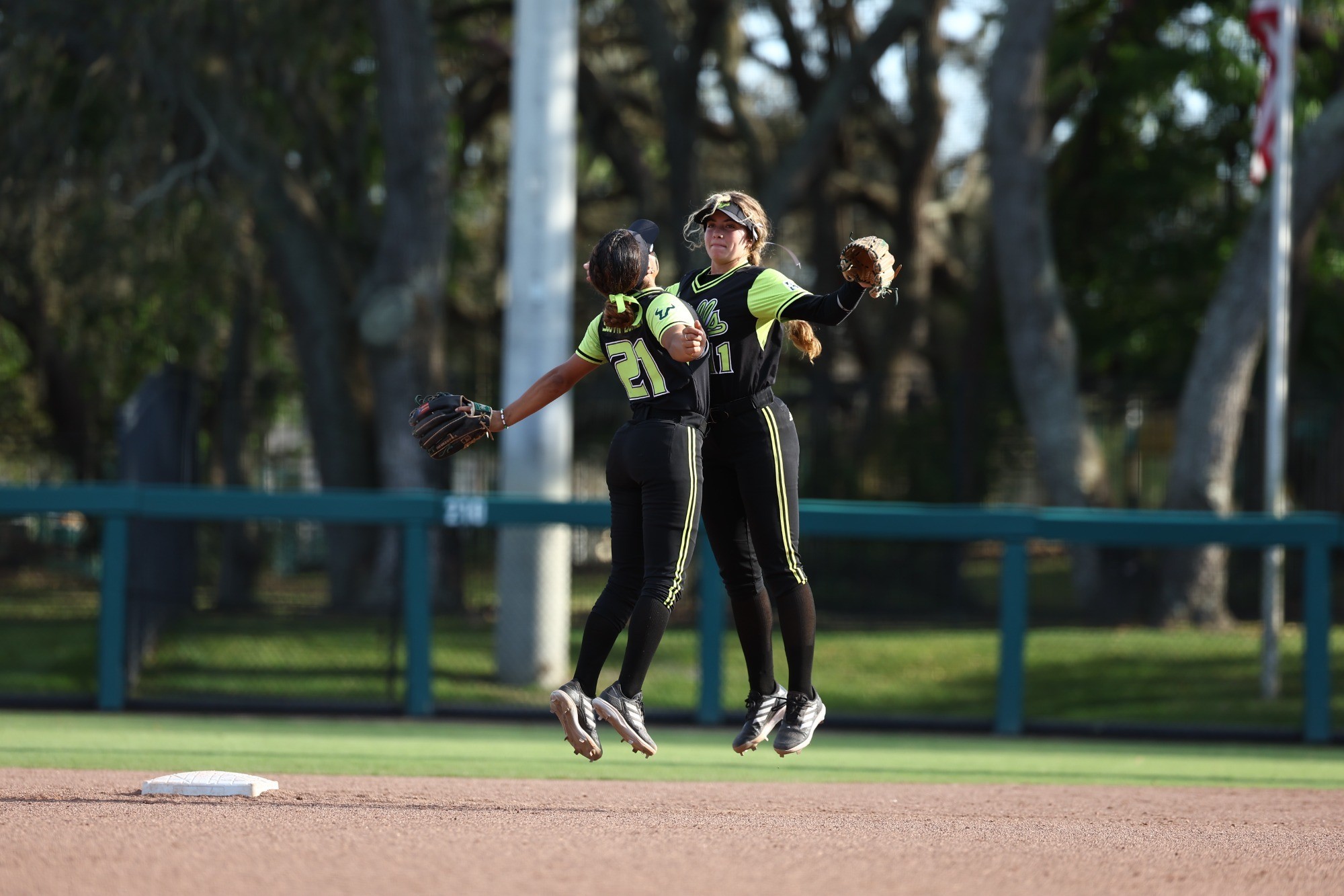 USF Softball Earns A Pair of Wins Over Colgate