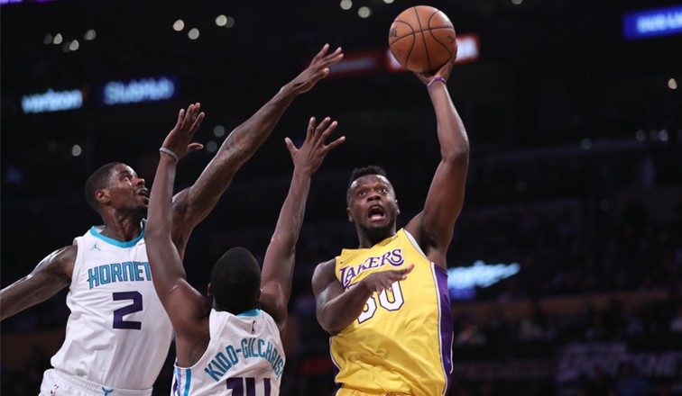 Lakers' Defense Leads to Loss Versus Charlotte