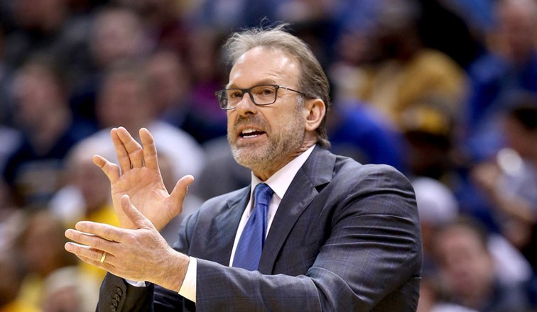 Lakers contratan a Kurt Rambis