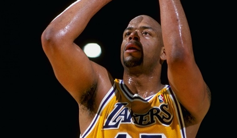 Comunicado de los Lakers acerca de Sean Rooks