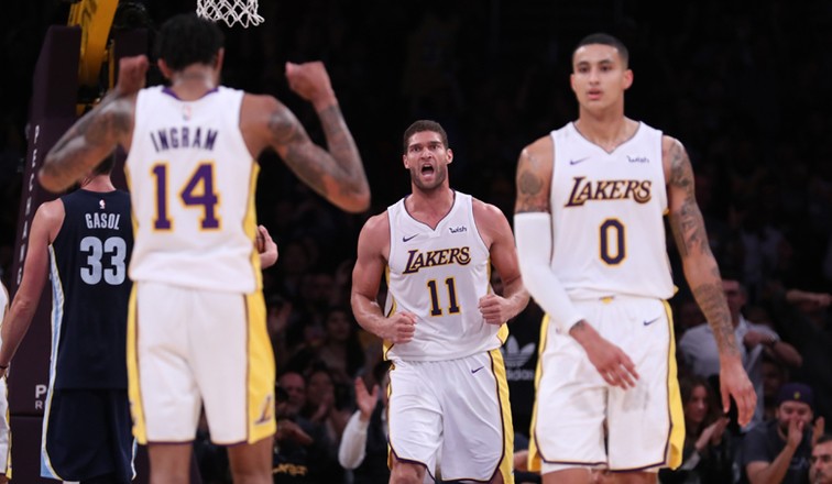 Trio Stays Hot in Lakers’ Third Straight Home Win
