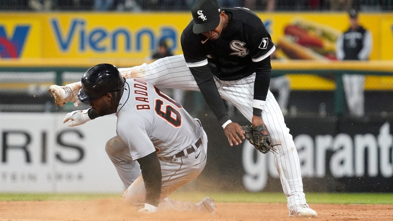 Tigers swipe their way to late runs in 5-3 win over Chicago White Sox