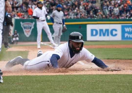 Live updates: Tigers' Goodrum double ties it in 5th inning