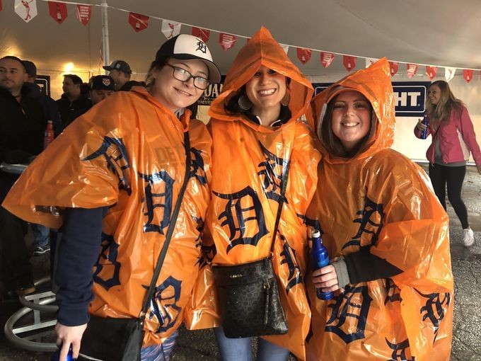 Tigers fans make the best of it after rainout