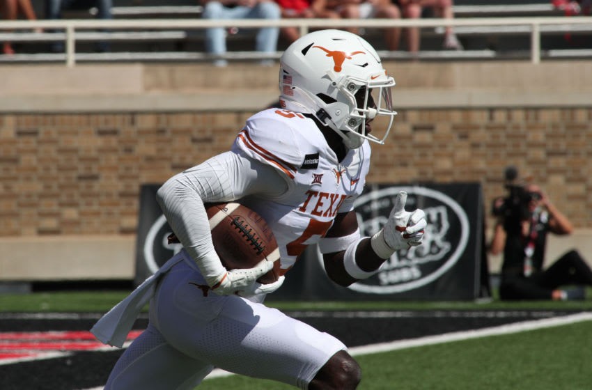 Texas Football: D’shawn Jamison gets first kick return TD of the season