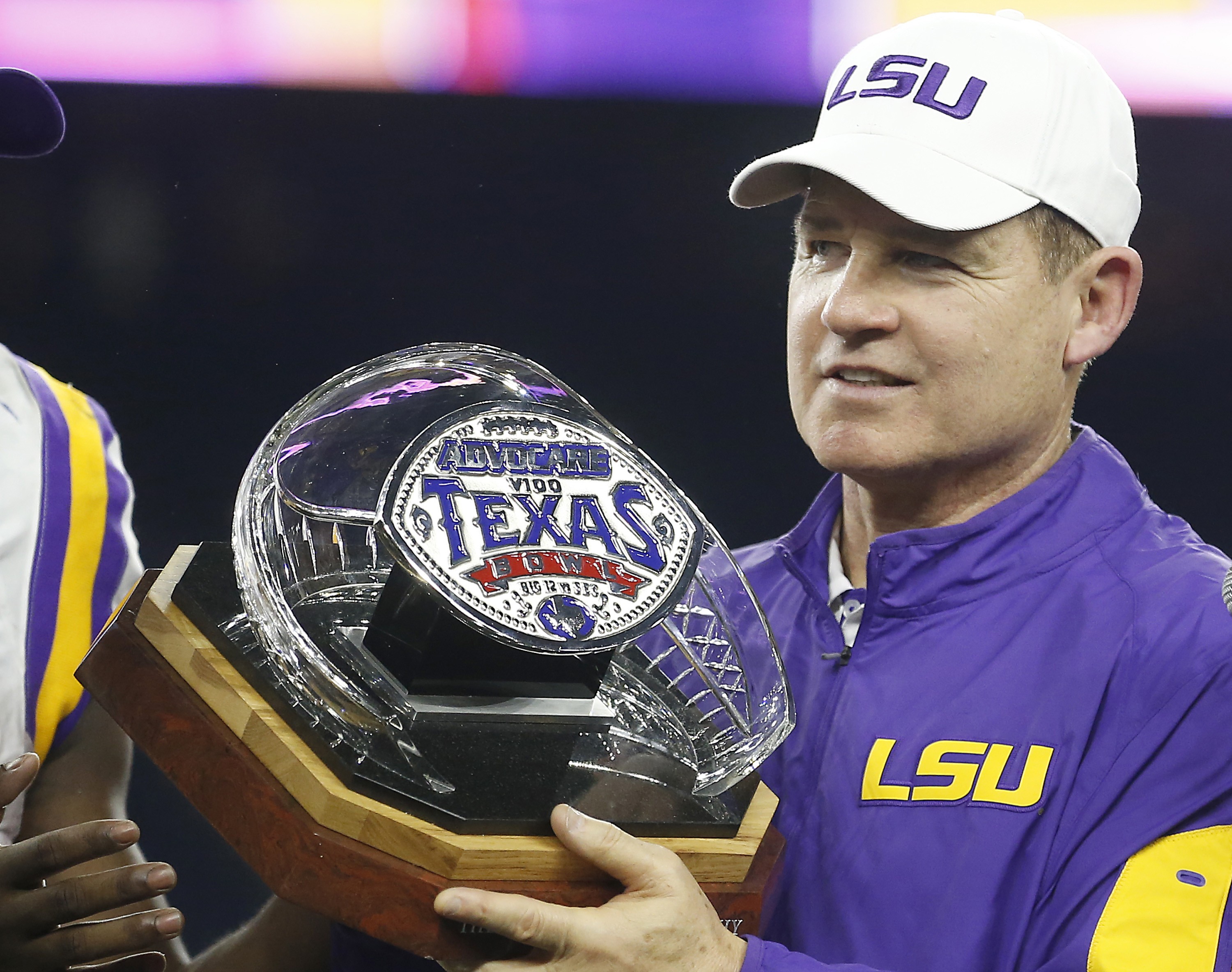 Texas vs. LSU Border War: Tigers blocking Longhorns satellite camp?