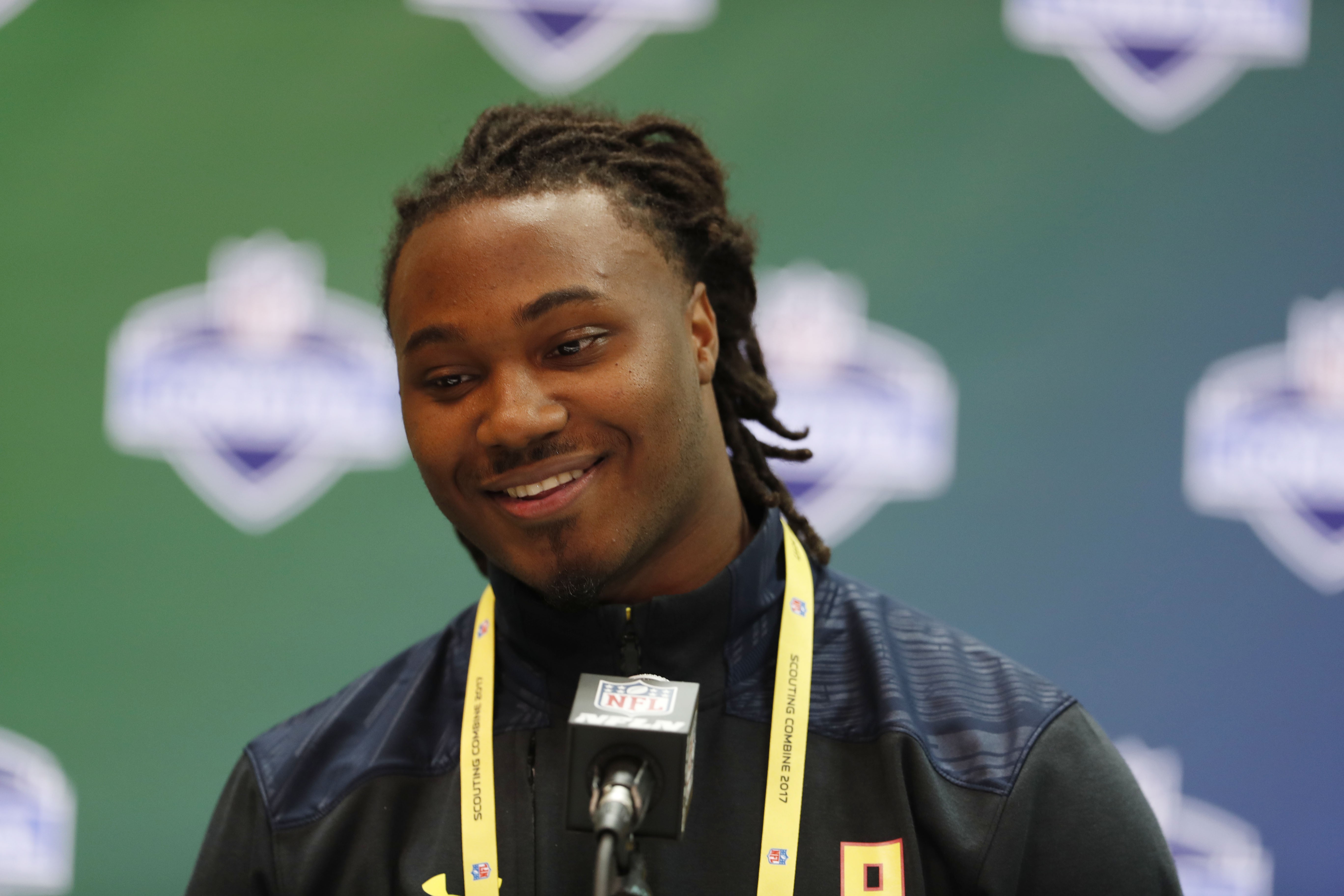 D’Onta Foreman: NFL rookie officially signs with Houston Texans
