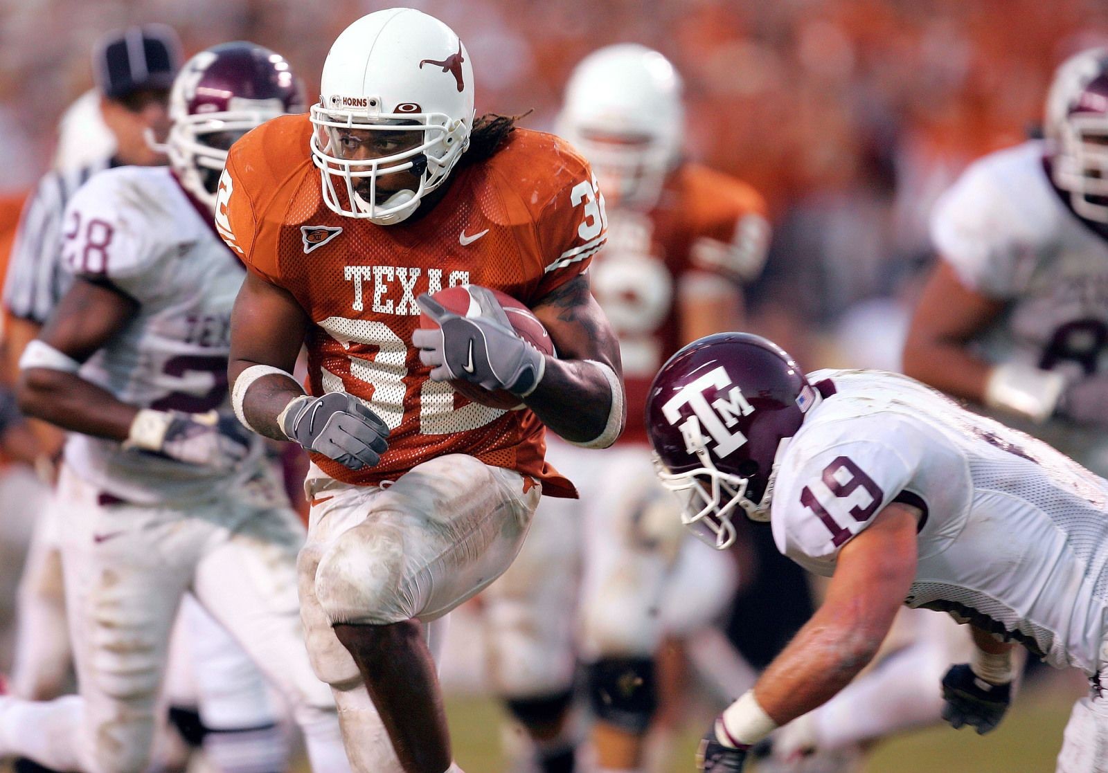 Texas Football: Former superstar RB Cedric Benson dies at 36