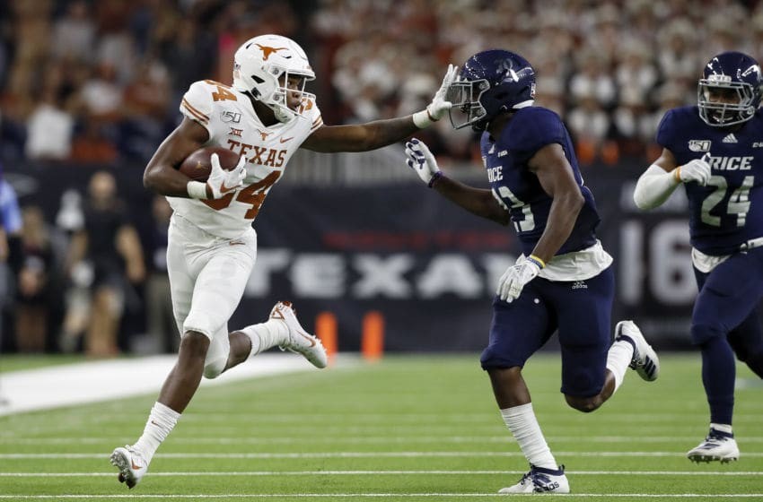Texas Football: Kennedy Lewis return is a big boost to receiving corps