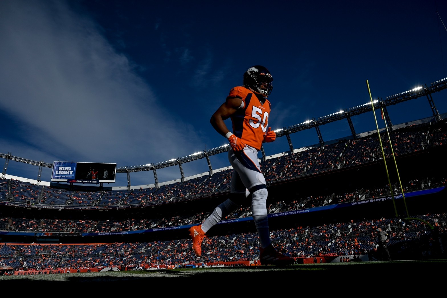 Broncos inside linebacker Jonas Griffith working with first-team ...