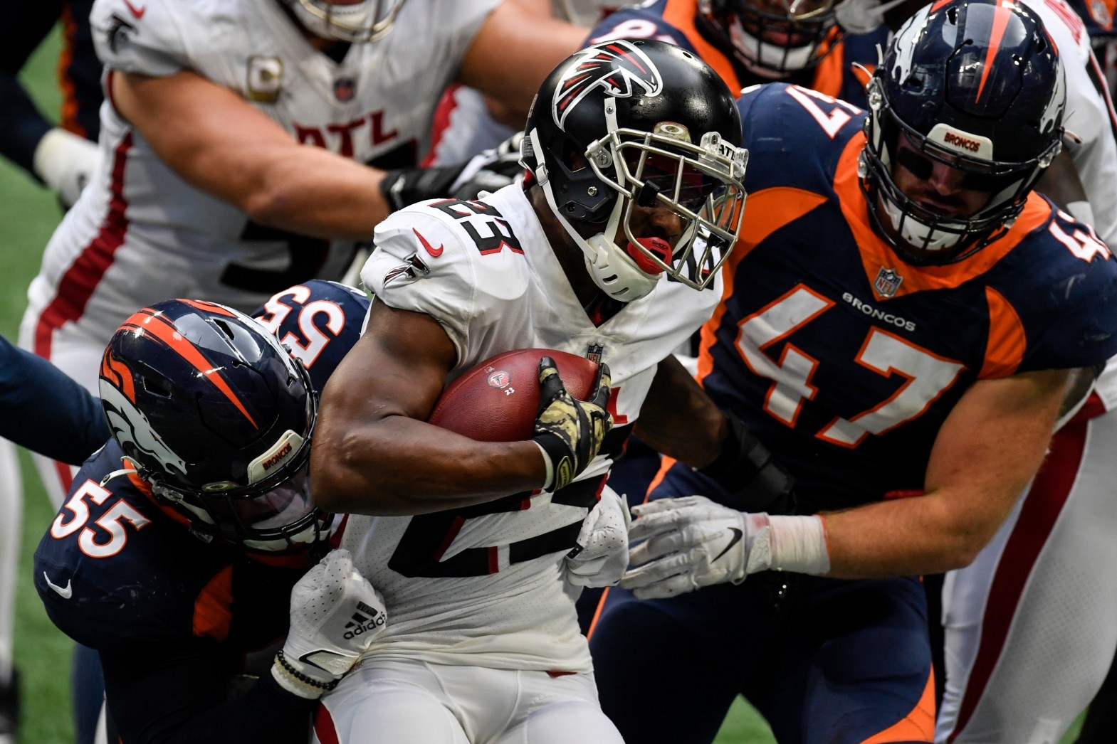 Out final 15 games of 2021, Broncos linebacker Josey Jewell turned off ...