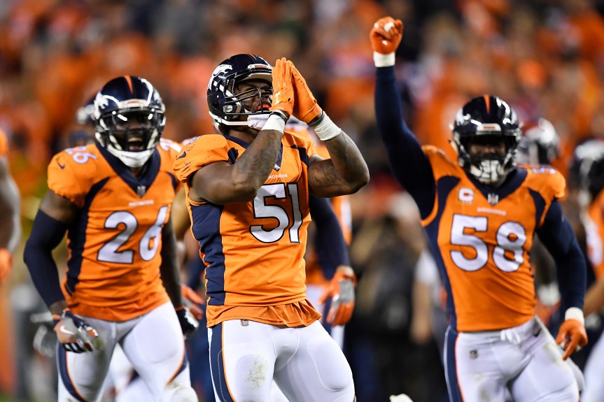 Broncos’ Todd Davis treats Sacramento State football team, children ...