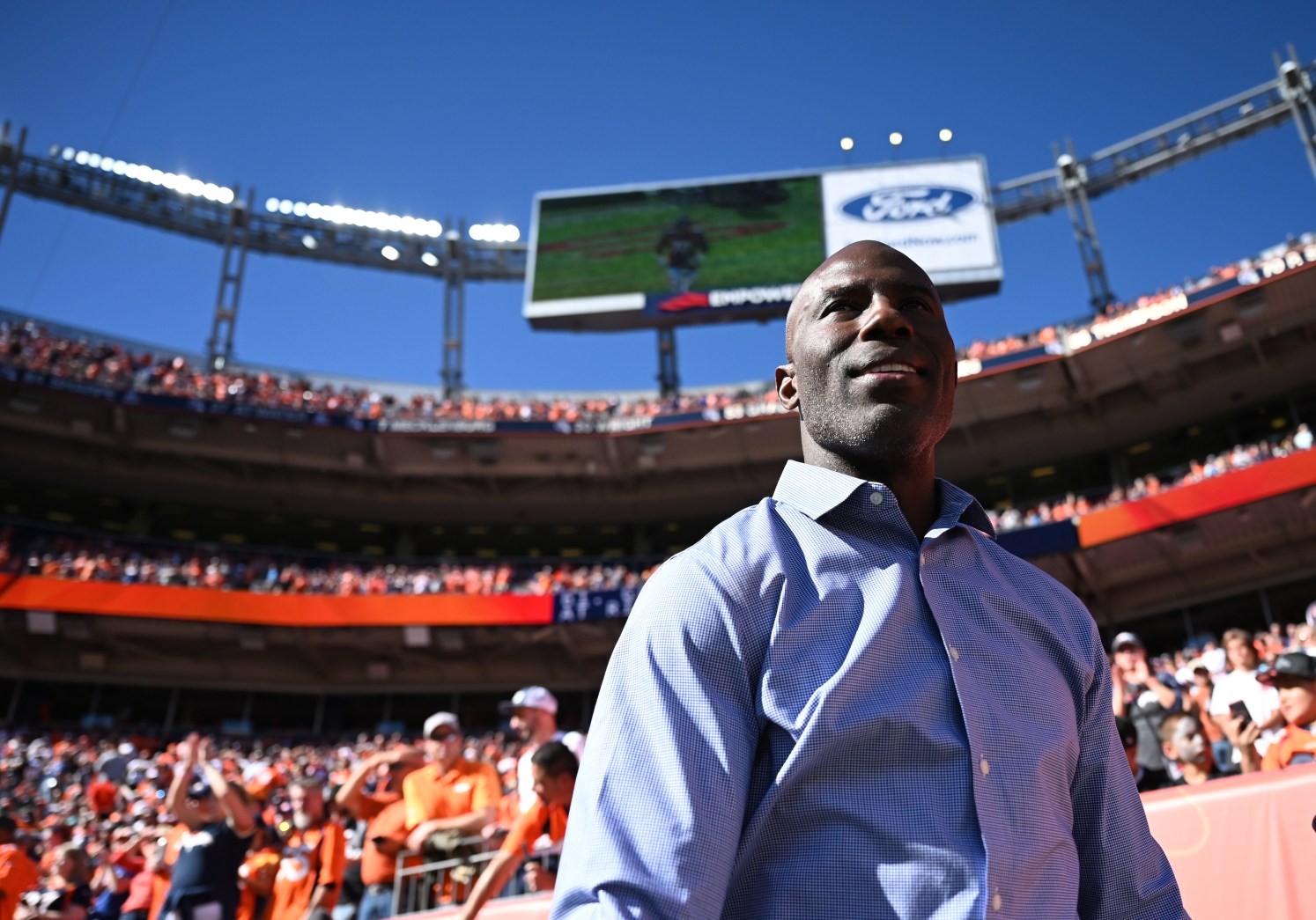 Sports | Terrell Davis says he was handcuffed, removed from United ...