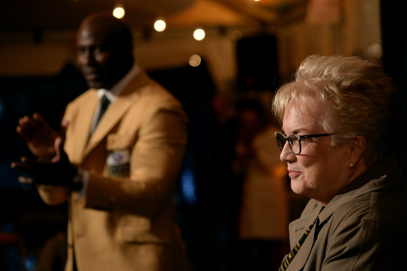 Broncos unveil Ring of Fame pillar for late coach Red Miller