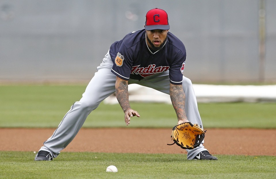 Tigers signing infielder to compete for bench job in spring