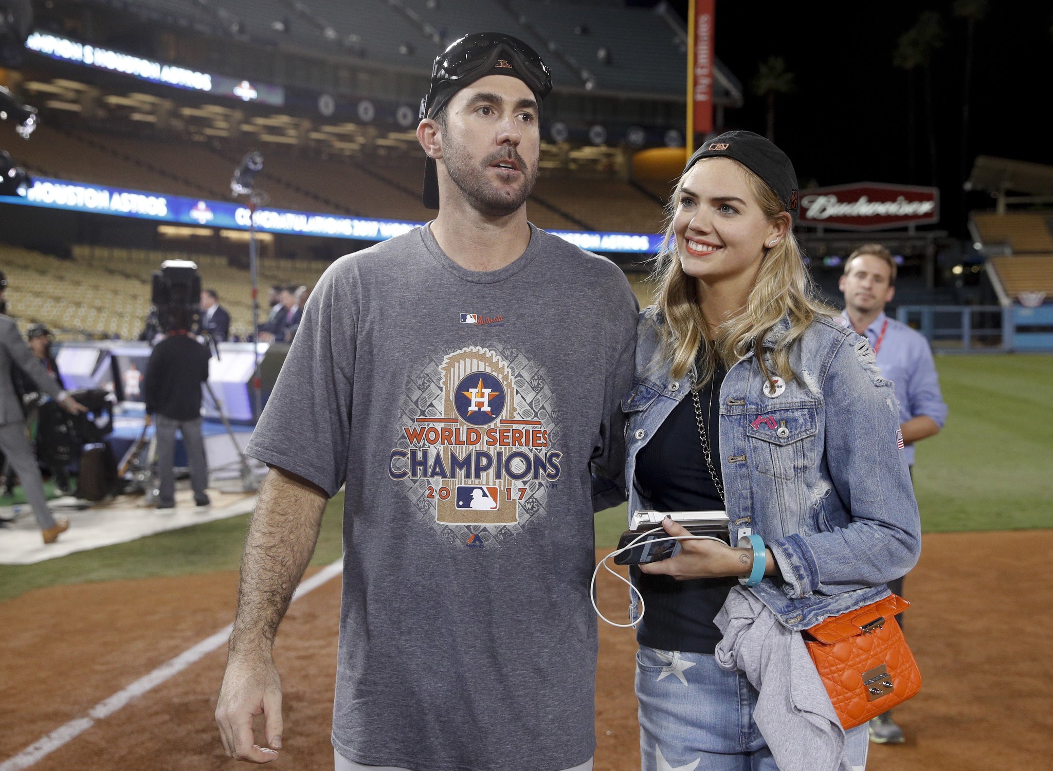 First wedding photo of Justin Verlander, Kate Upton in Italy
