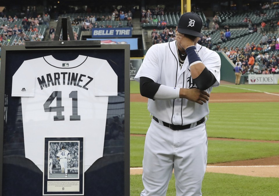 Tigers salute Victor Martinez, who chokes back tears as he thanks fans
