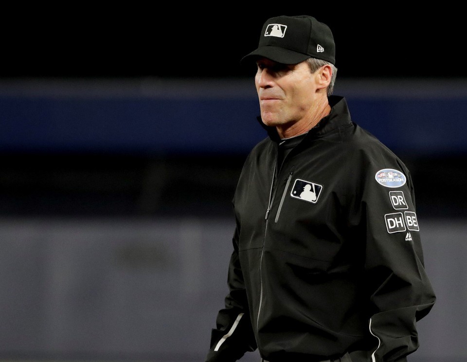 Umpire Angel Hernandez takes Twitter fire after 3 overturned calls