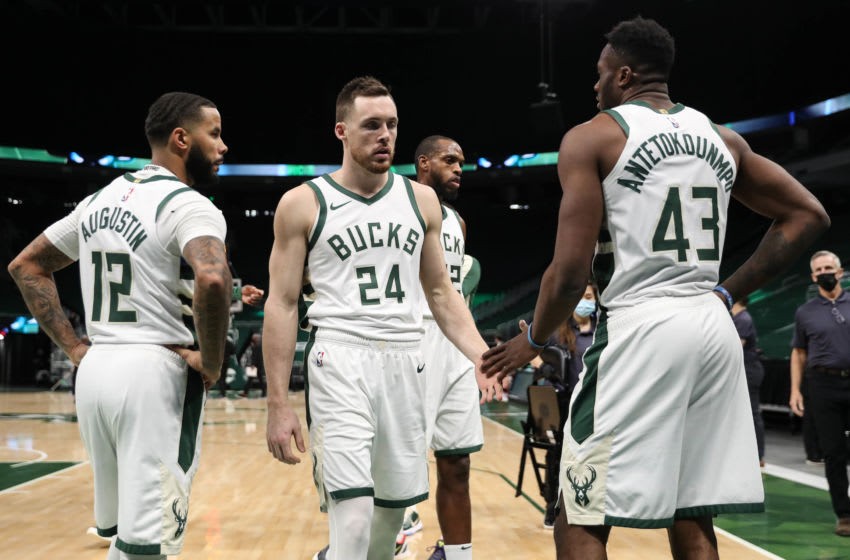 Milwaukee Bucks: Bench unit continues to falter in big games