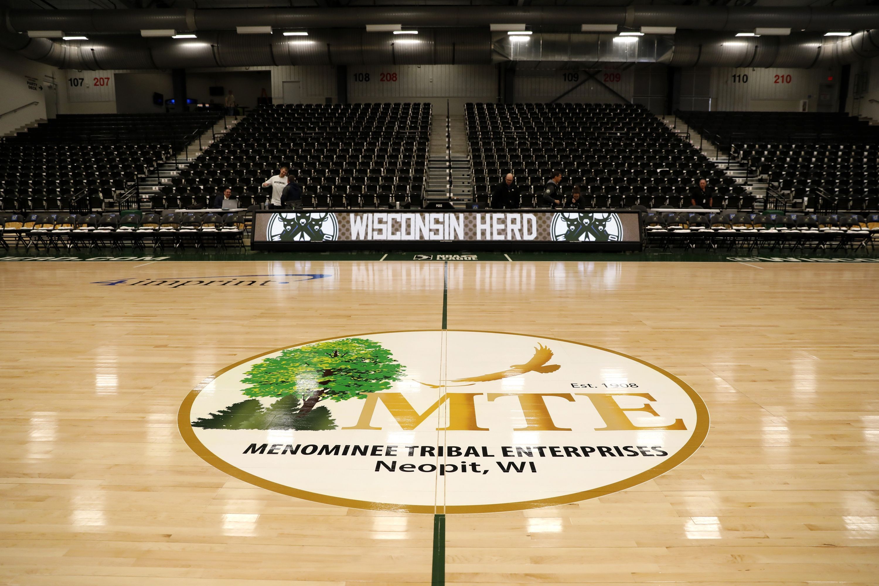 Wisconsin Herd make winning start in Oshkosh, defeat Iowa Wolves 116-109