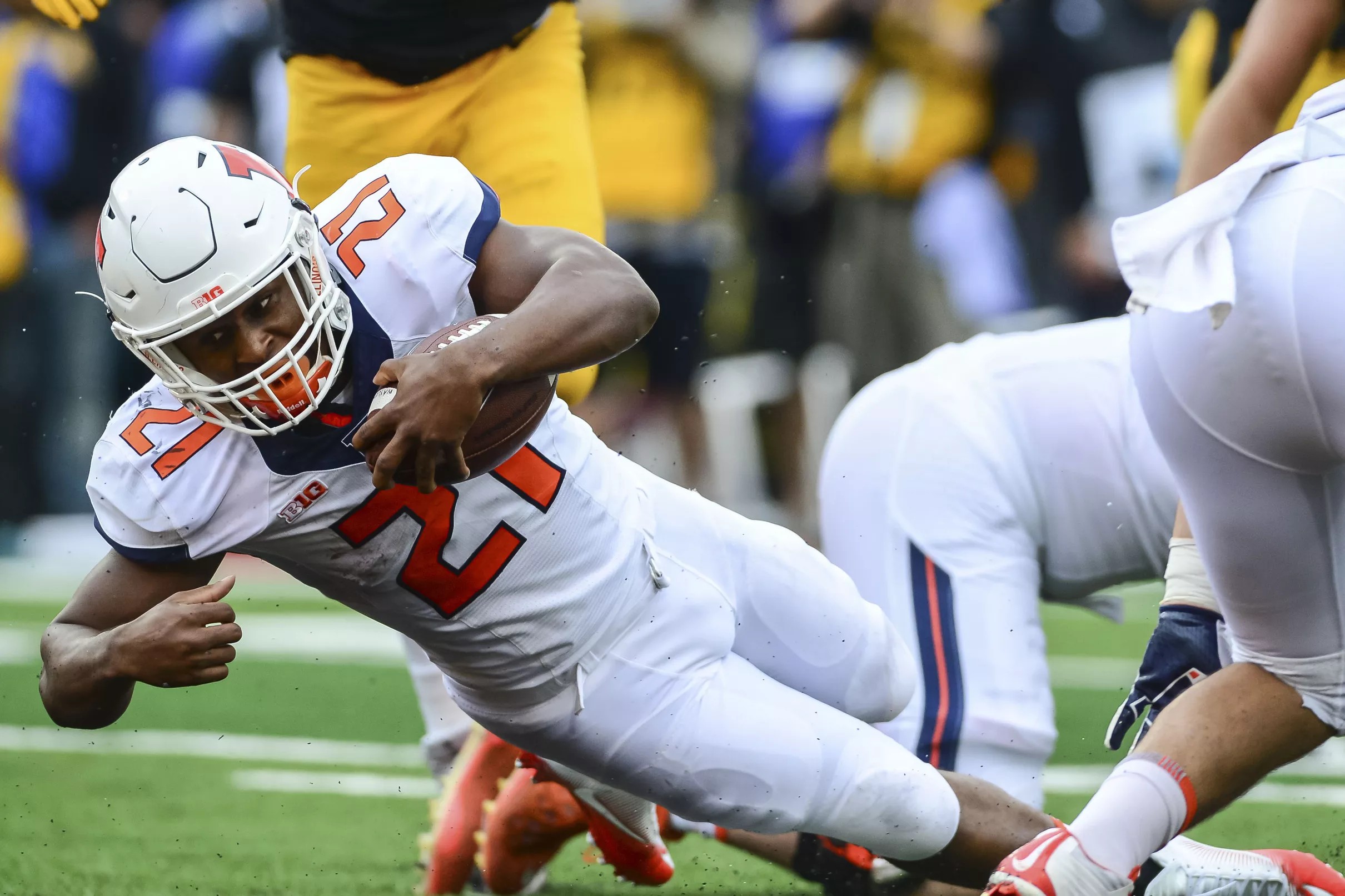 Illinois vs. Iowa recap: Illini better, but not good enough in 45-16 loss