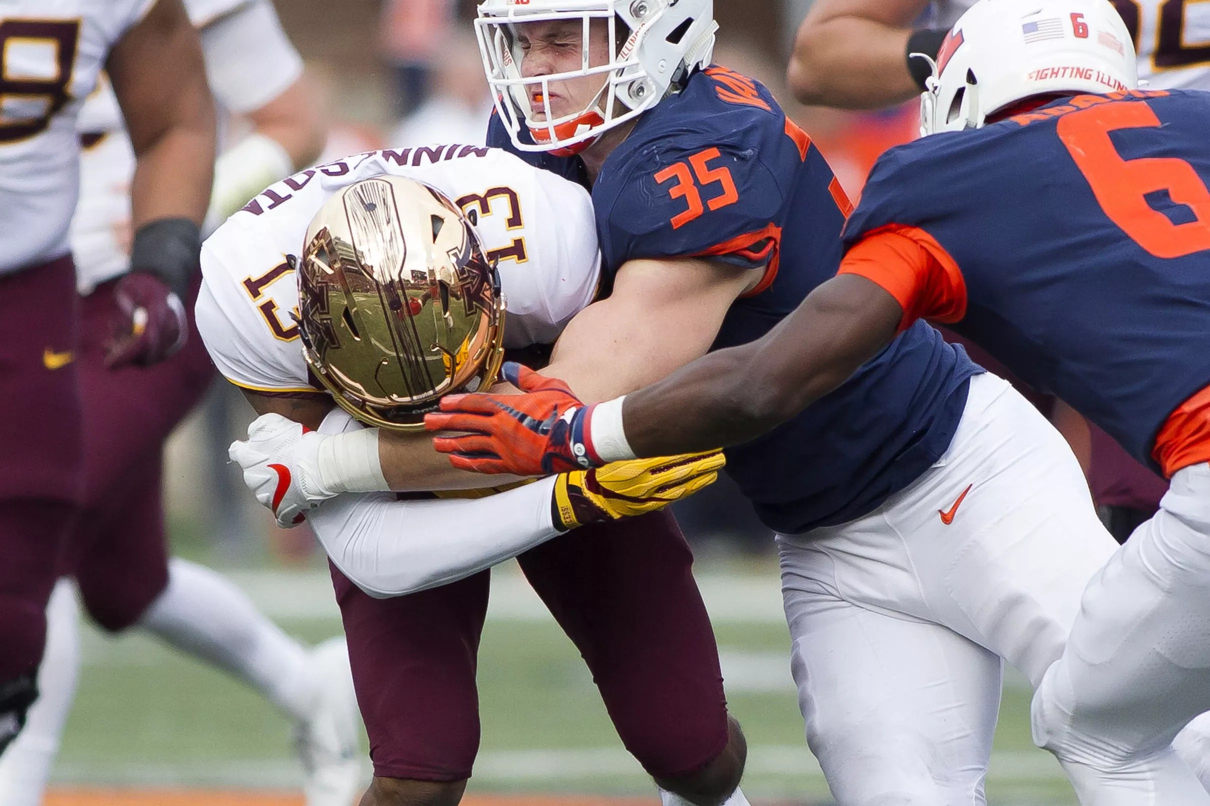 Jake Hansen dominates first half against Akron