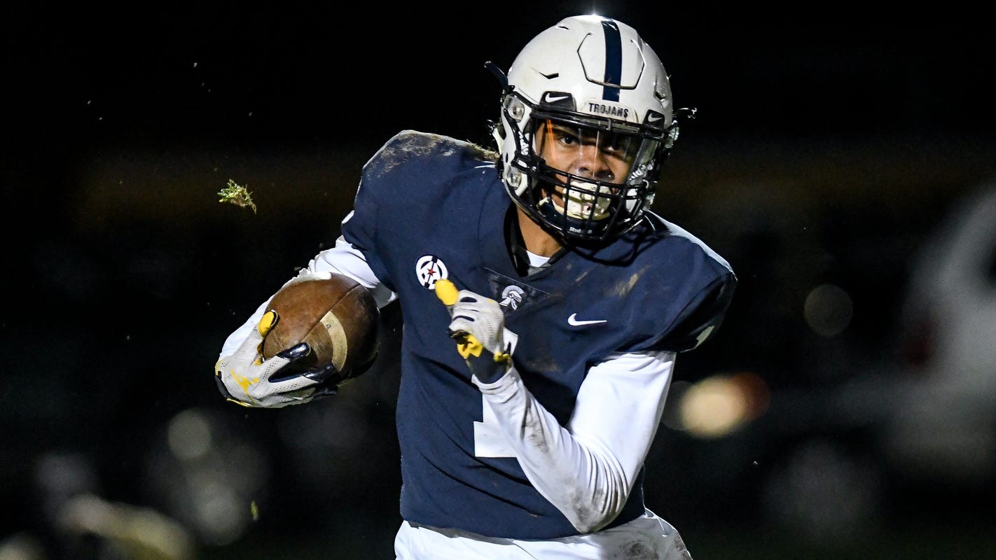 Michigan football gets commitment from East Lansing three-star WR ...