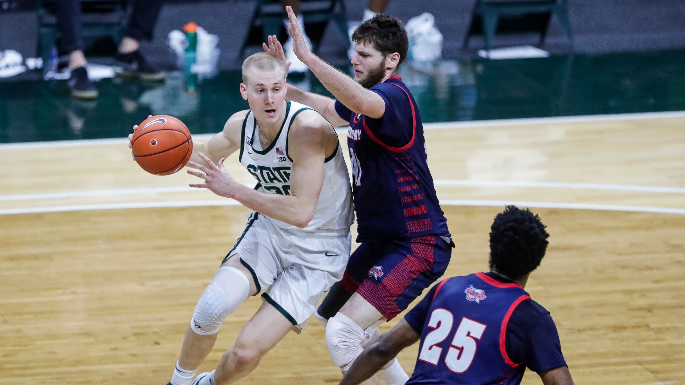 Michigan State basketball: Joey Hauser (knee) practices, expected to ...