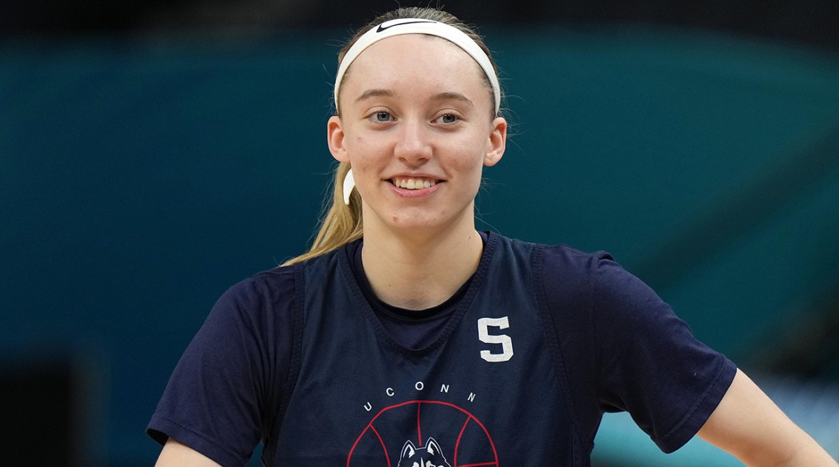 Paige Bueckers Becomes First Women’s CBB Player With 1 Million ...