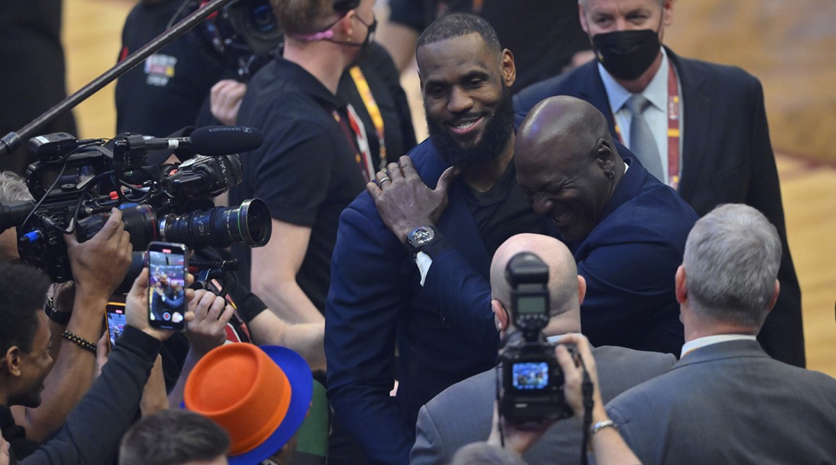 Michael Jordan, LeBron James Embrace After NBA's 75th Anniversary ...